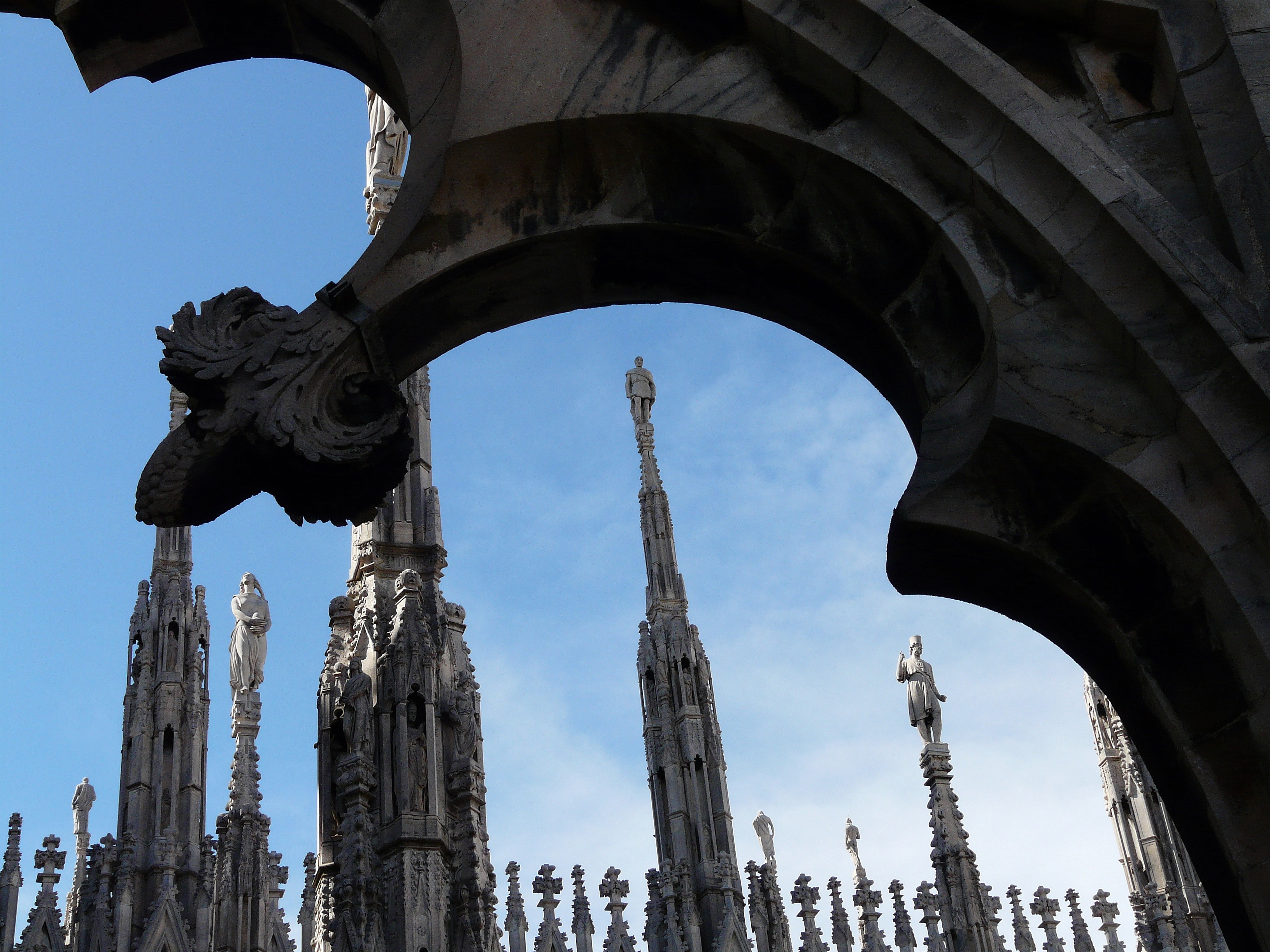 A view through the arch of the cathedral in Milan free image download