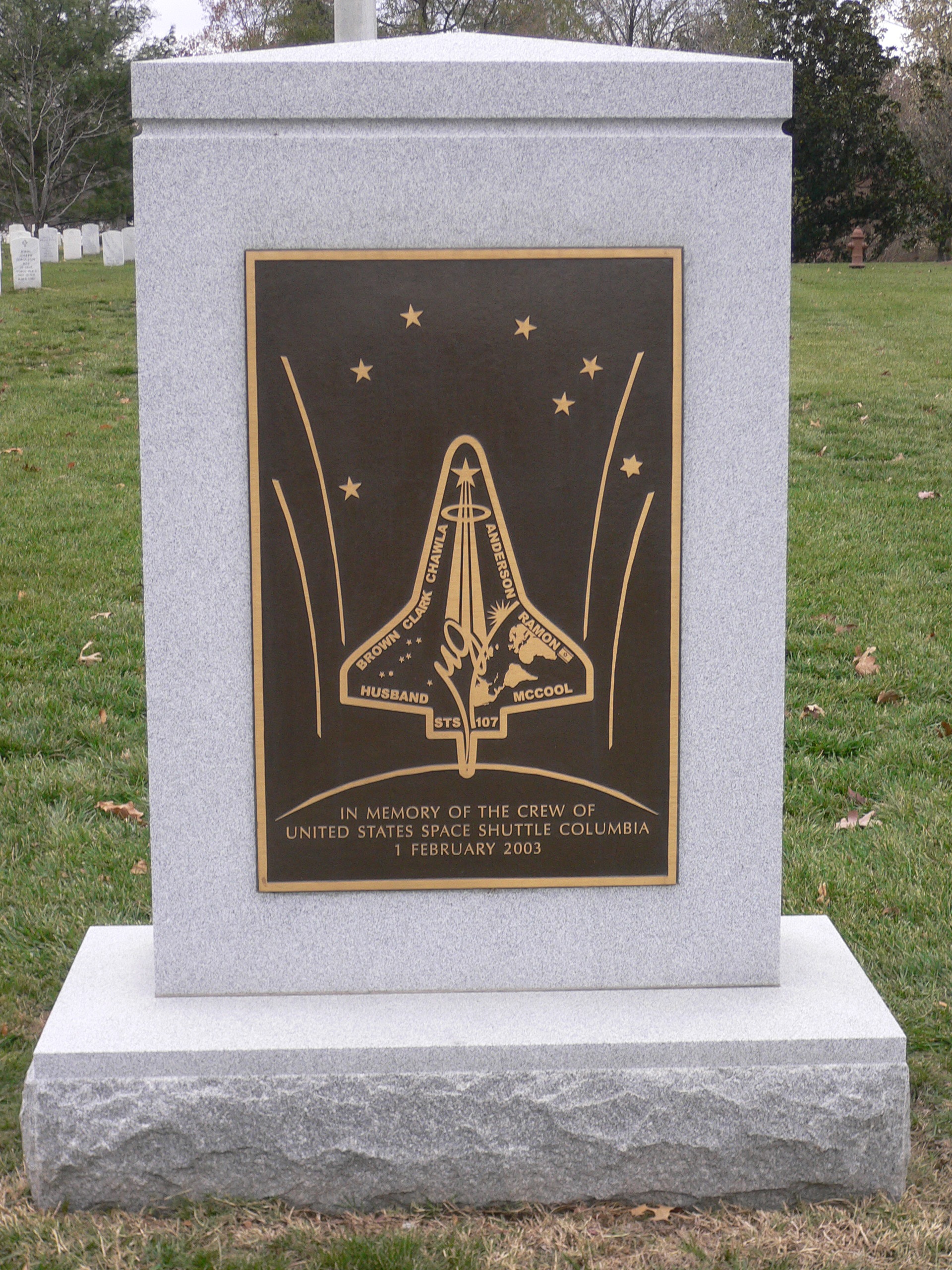 Monument to crew of space shuttle, usa, washington dc, arlington ...