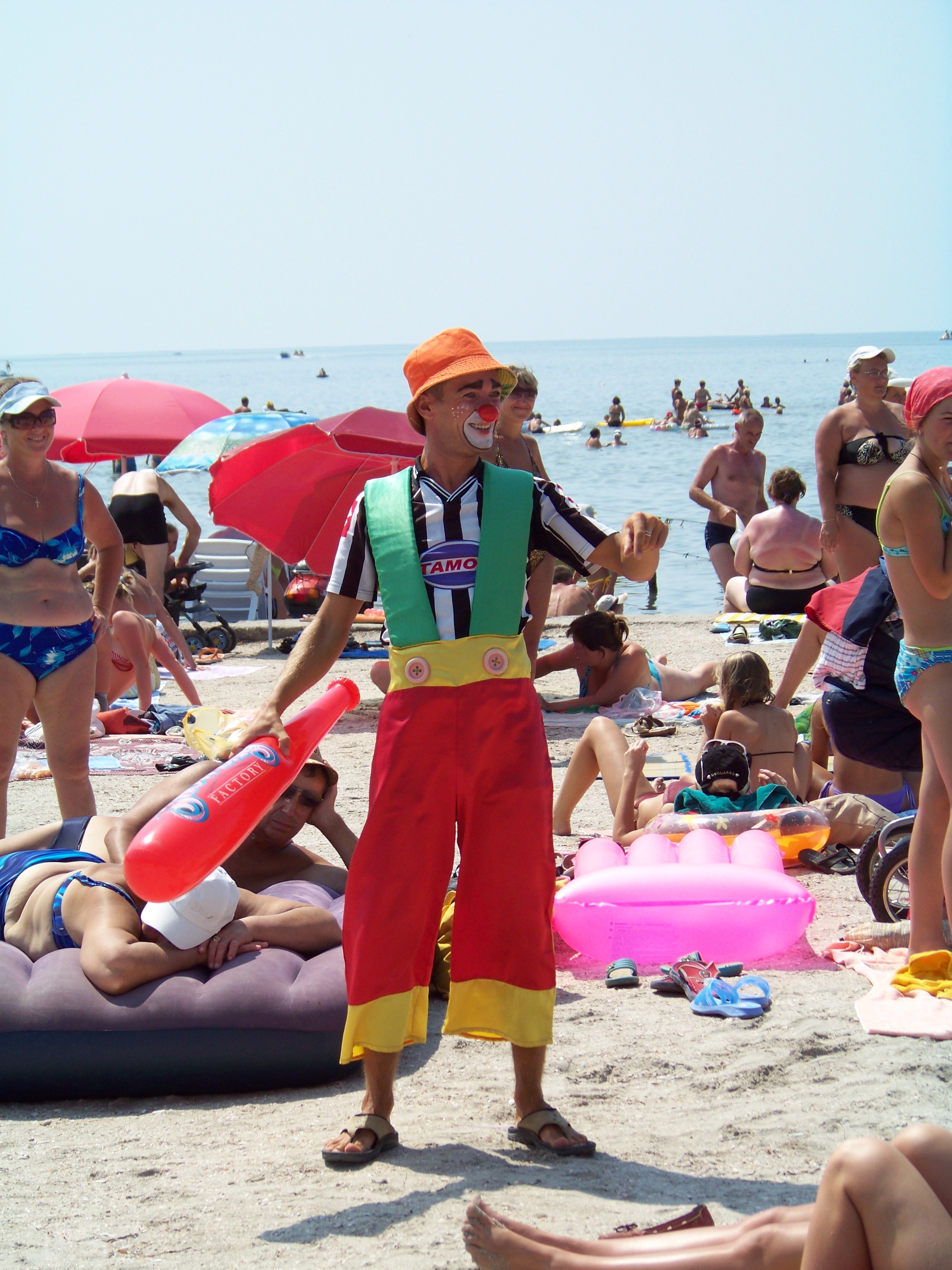 Clown on the beach free image download