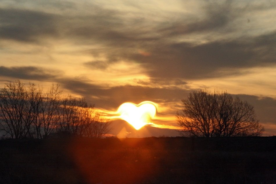 Sunset in the form of heart free image download