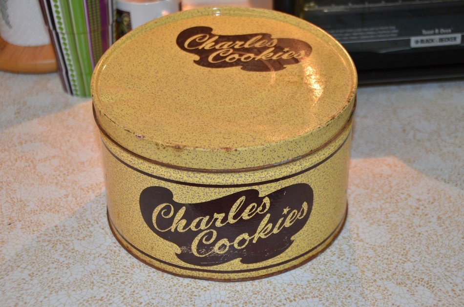 Yellow snack can free image download