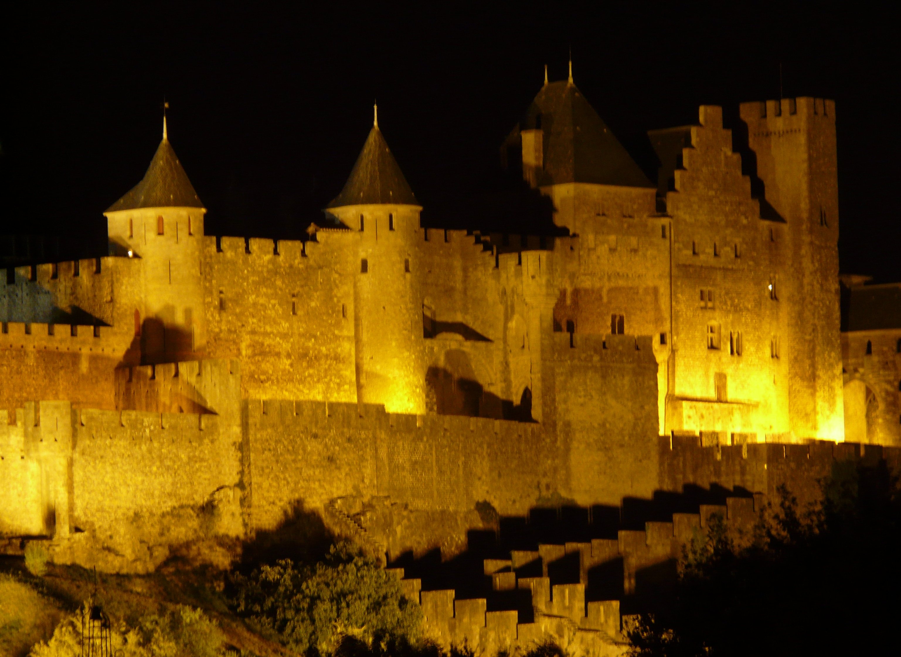 The medieval fortress of Carcassonne illuminated free image download
