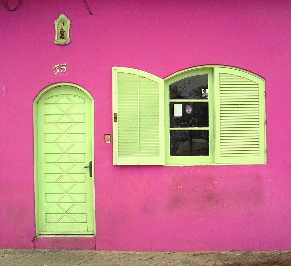 House with a pink wall free image download