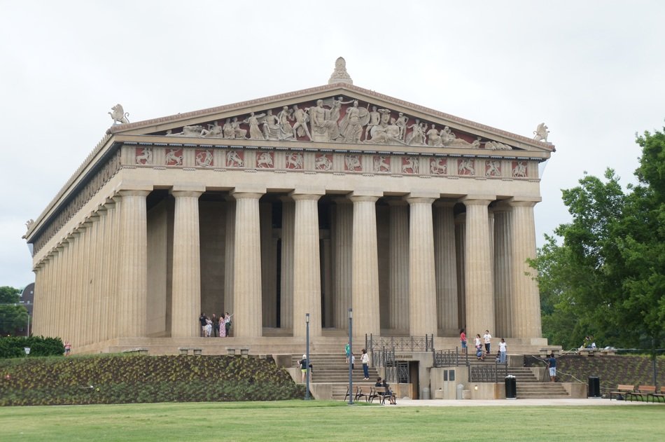 Parthenon with columns in the park free image download