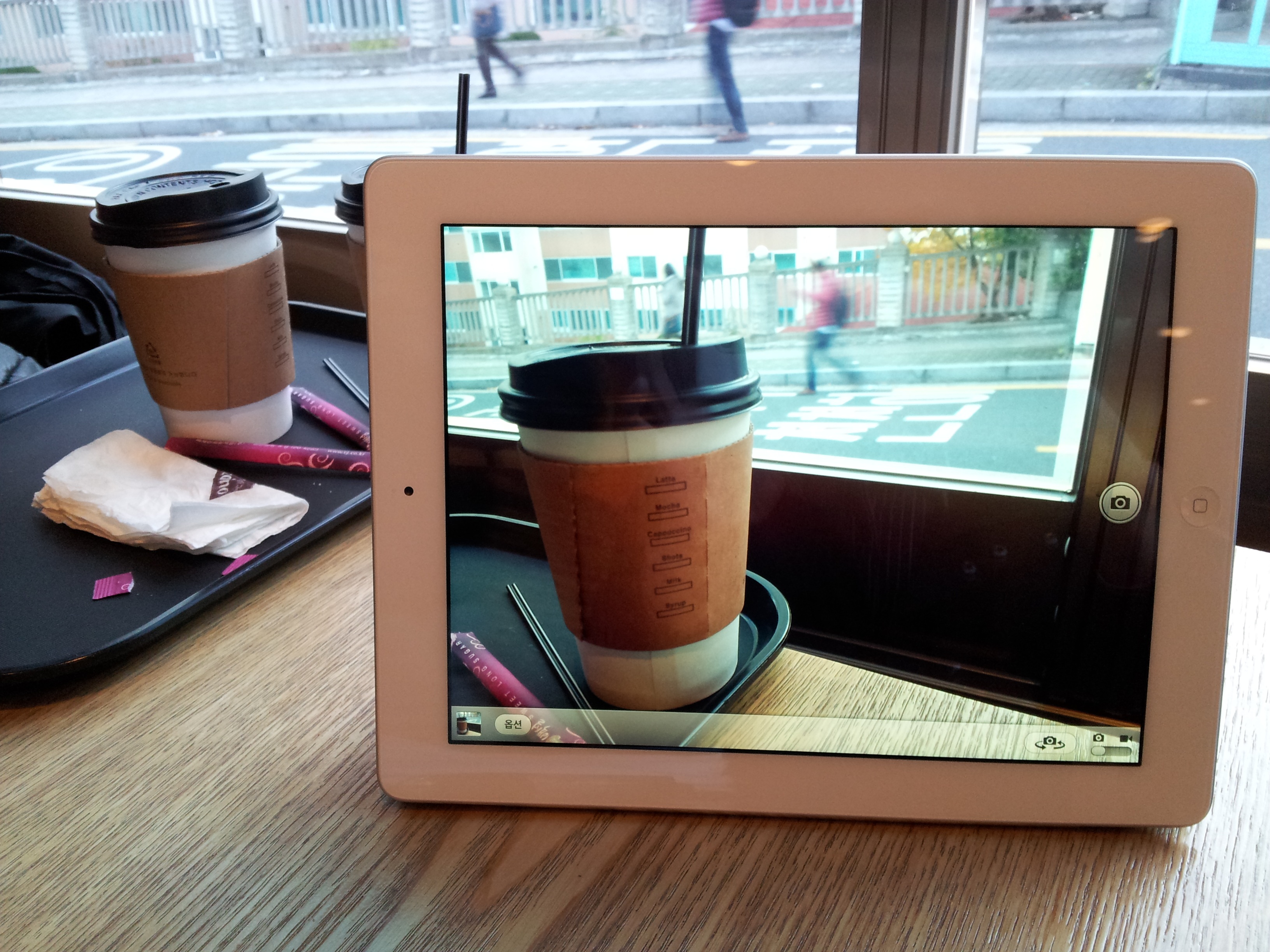 Coffee glass in a ipad free image download