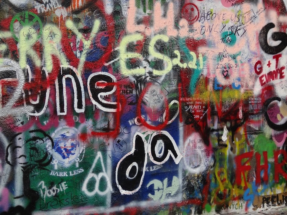 Graffiti in Prague free image download