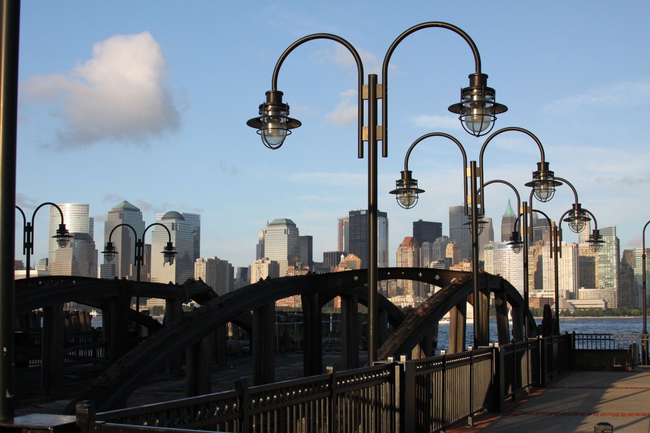 Lanterns on a bridge free image download