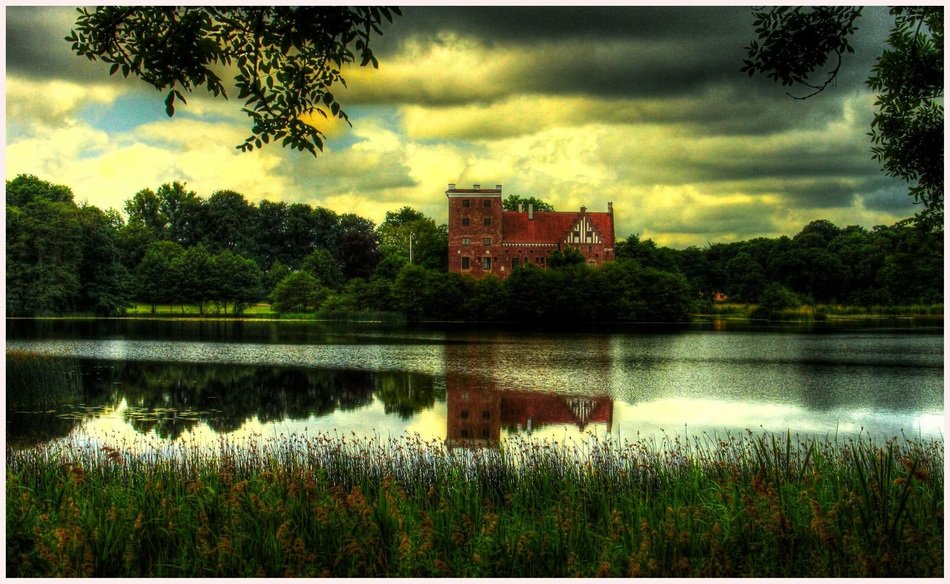 Svaneholms slott lake free image download