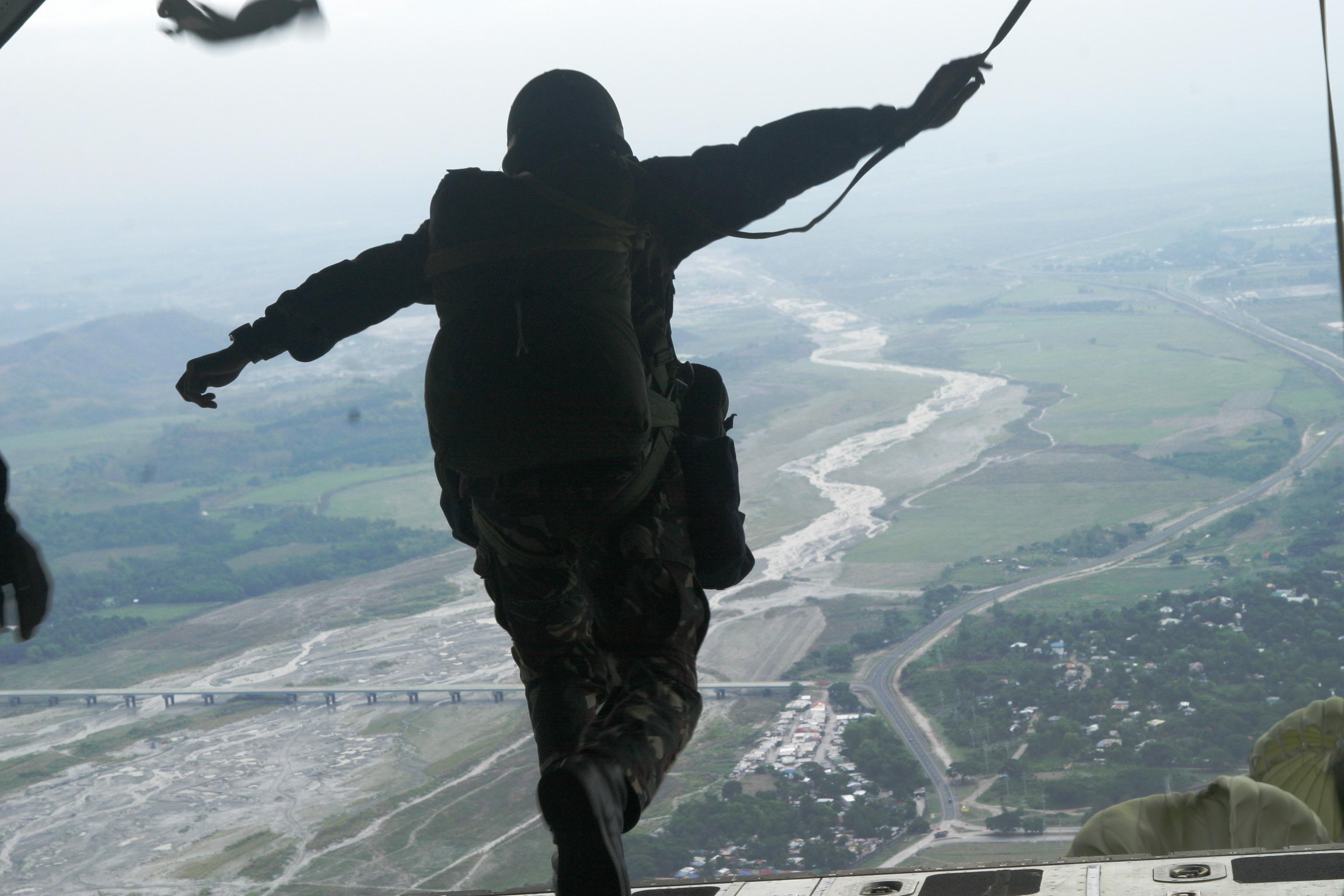 Parachuting military free image download