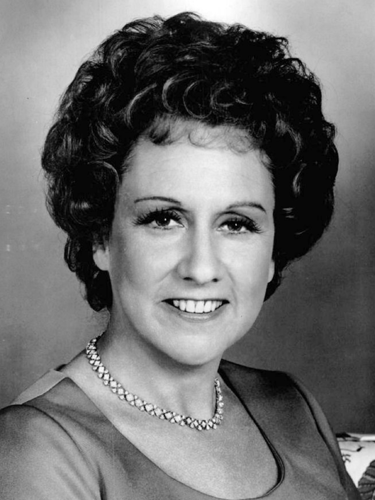 Retro portrait of the actress Jean Stapleton free image download