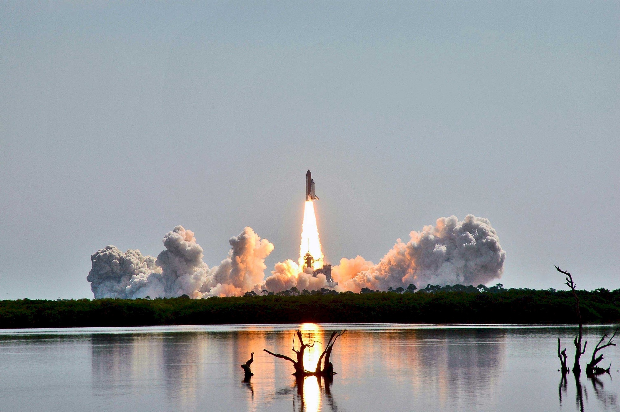 Discovery shuttle launch free image download