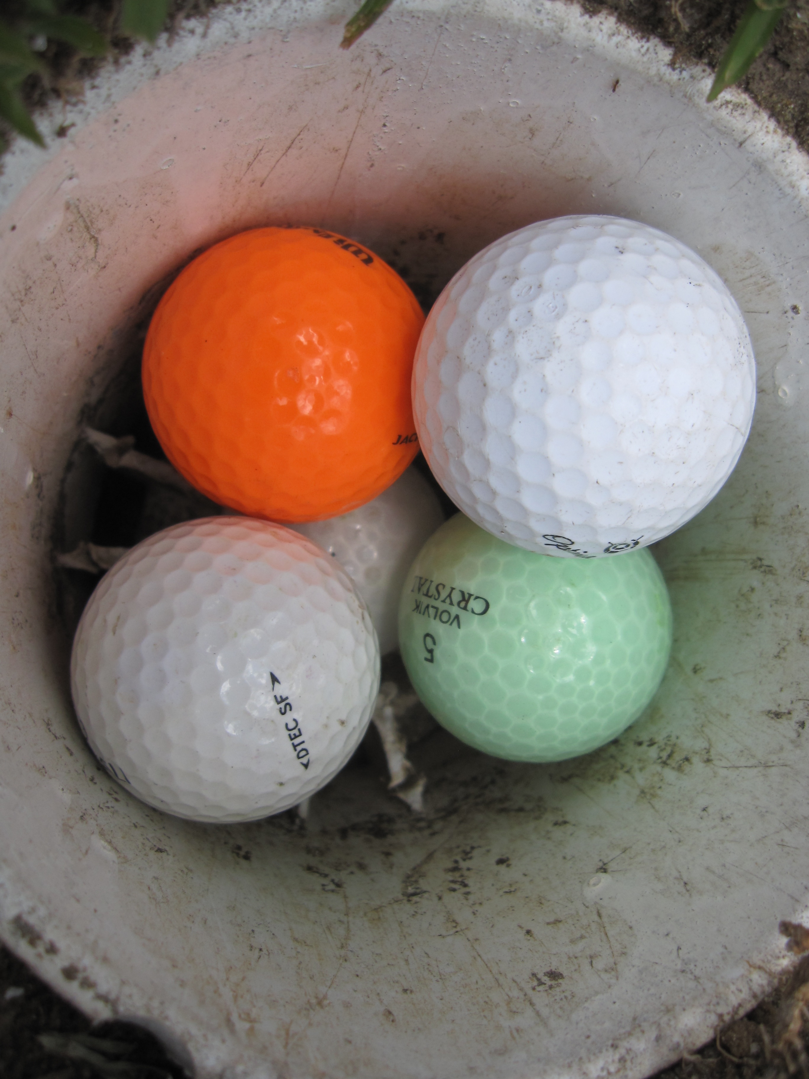 Multi-colored golf balls free image download