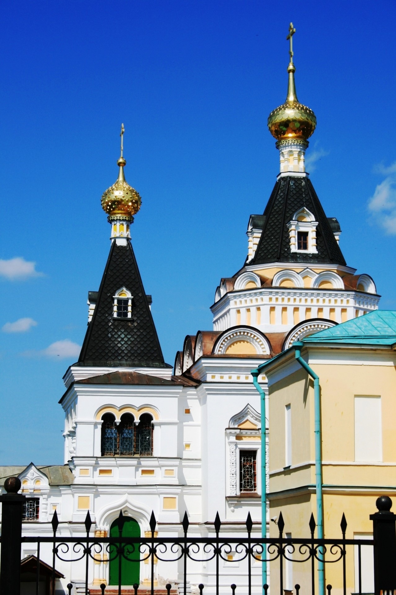 Historic church building with golden domes free image download