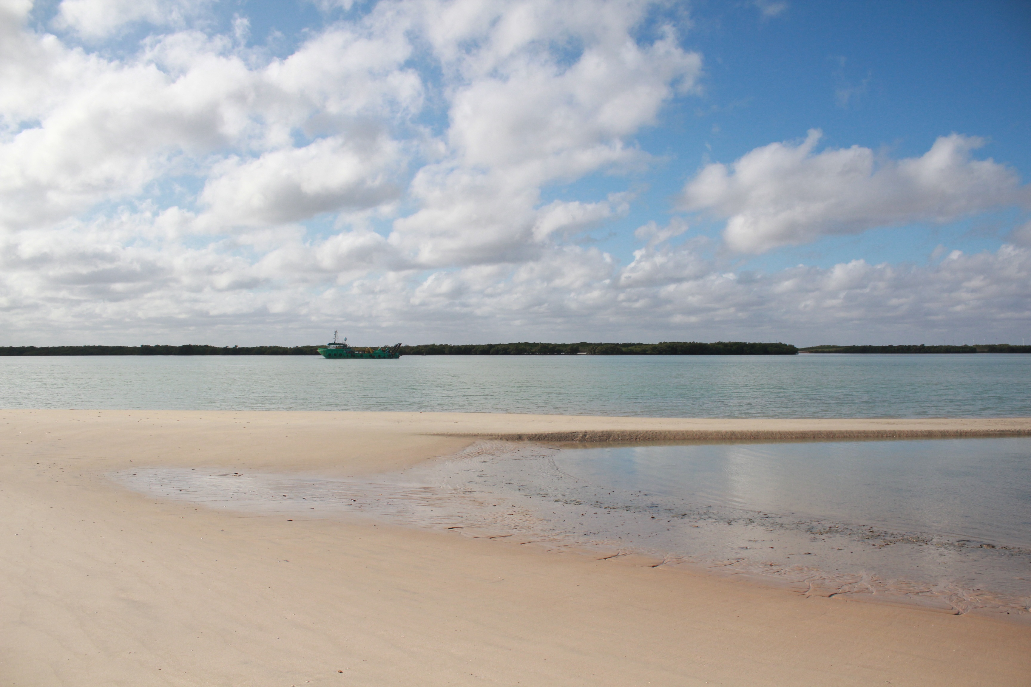 Sandy salt beach free image download