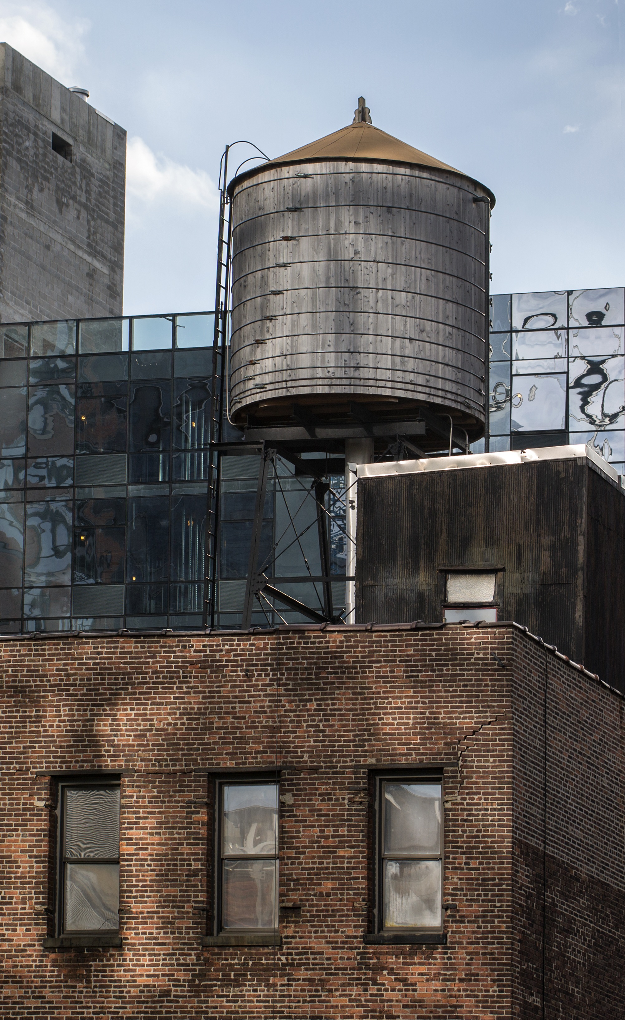 Water tank on a building in New York free image download