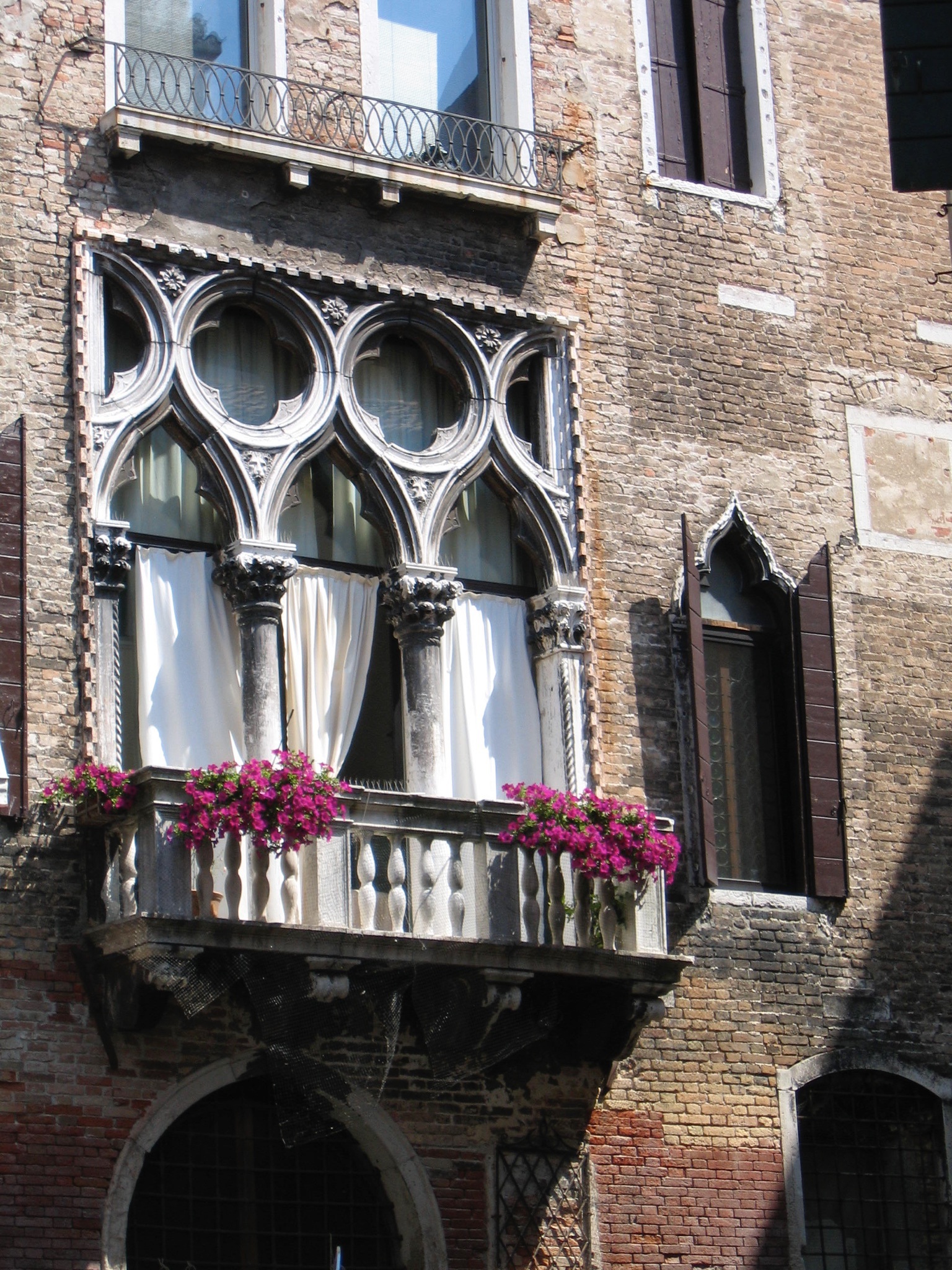 Balcony on a historical building in Venice free image download