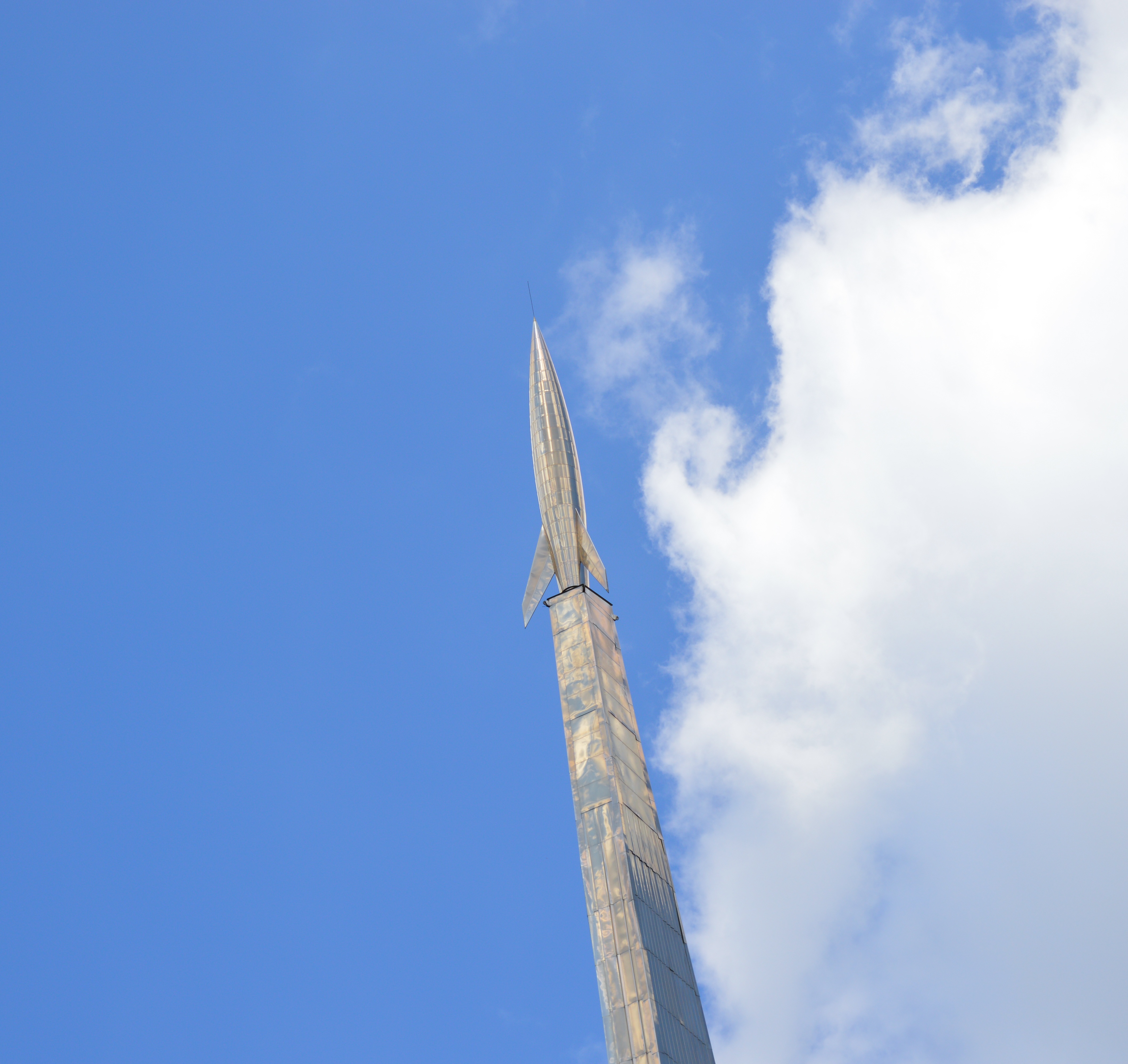 Conquerors of space monument in Moscow free image download