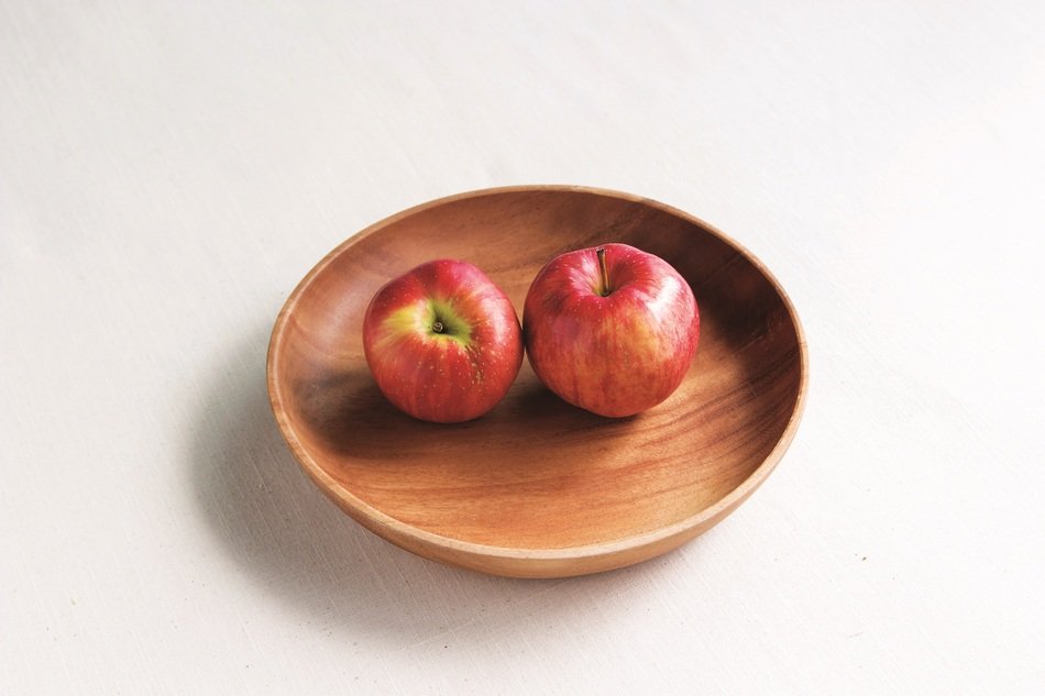 Two apples in the wooden bowl free image download