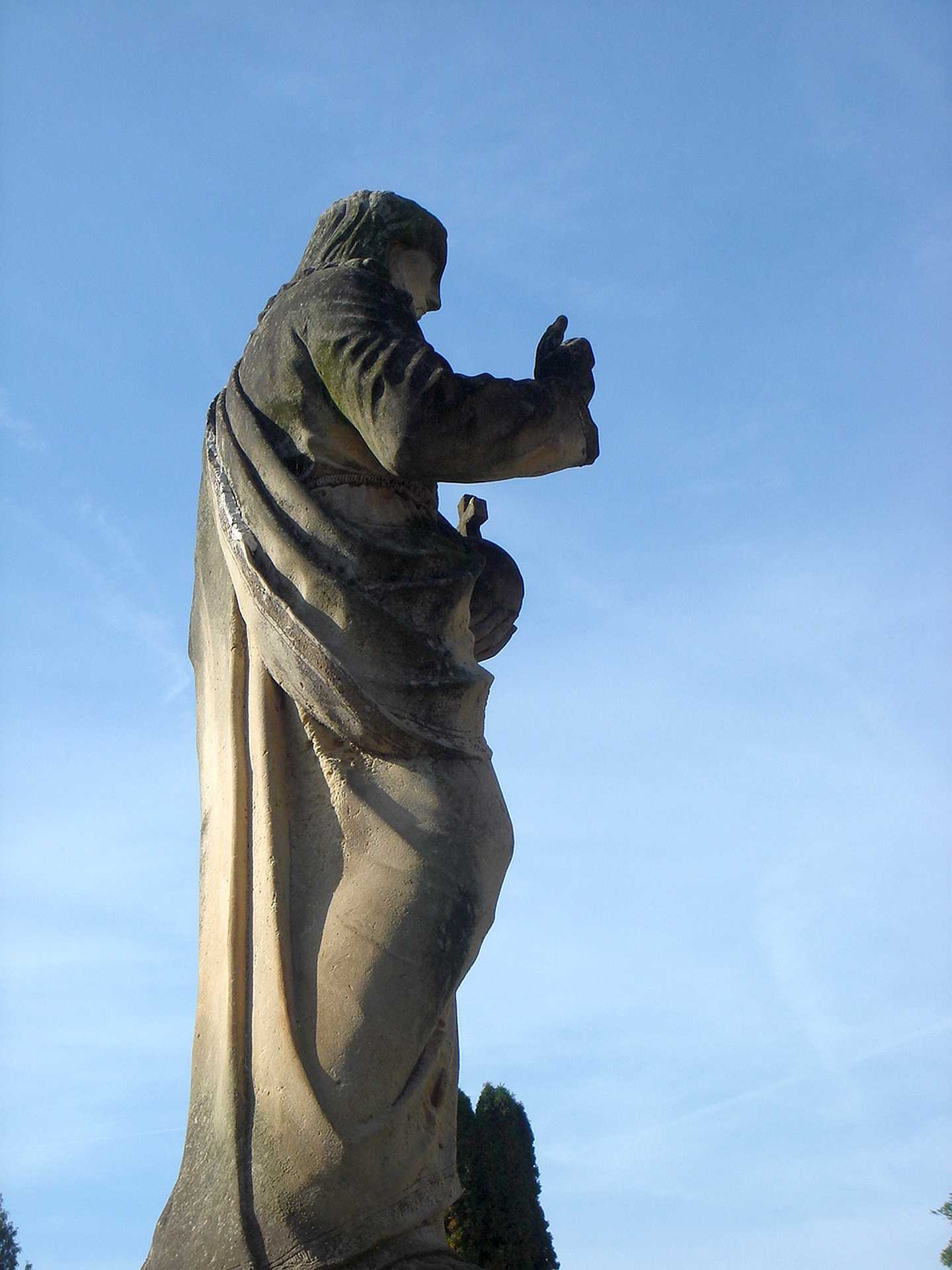 Big Stone Statue free image download