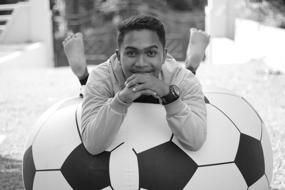 Man Smile on big ball free image download