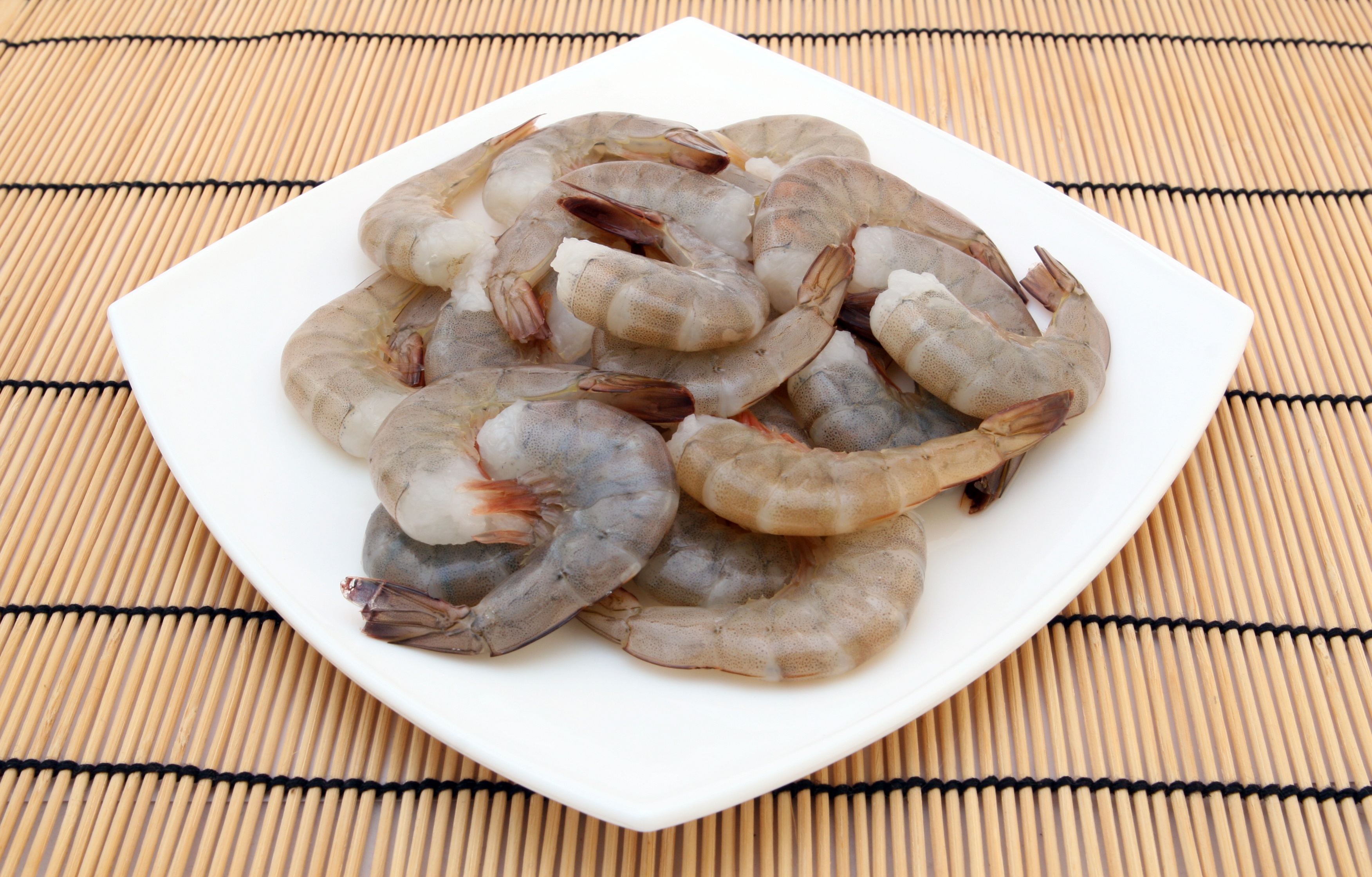 Delicious prawns on the white plate free image download