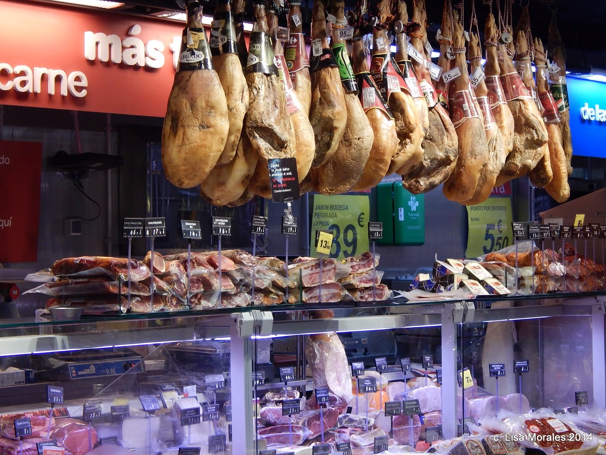 Counter of a grocery store in spain free image download