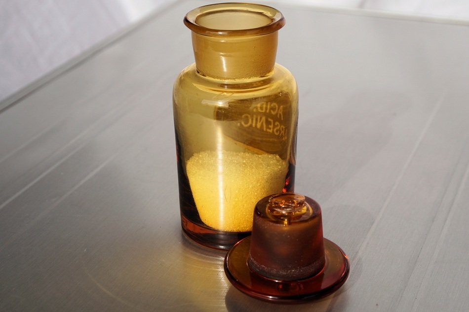 Bottle with powder free image download