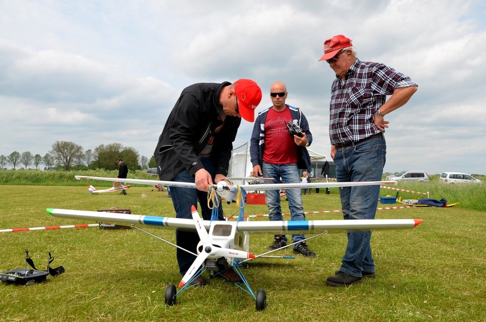 Flying plane model free image download