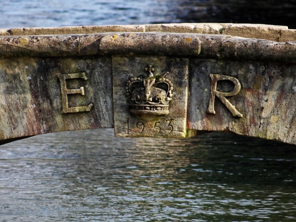 Historical bridge of Elizabeth from 1953 free image download