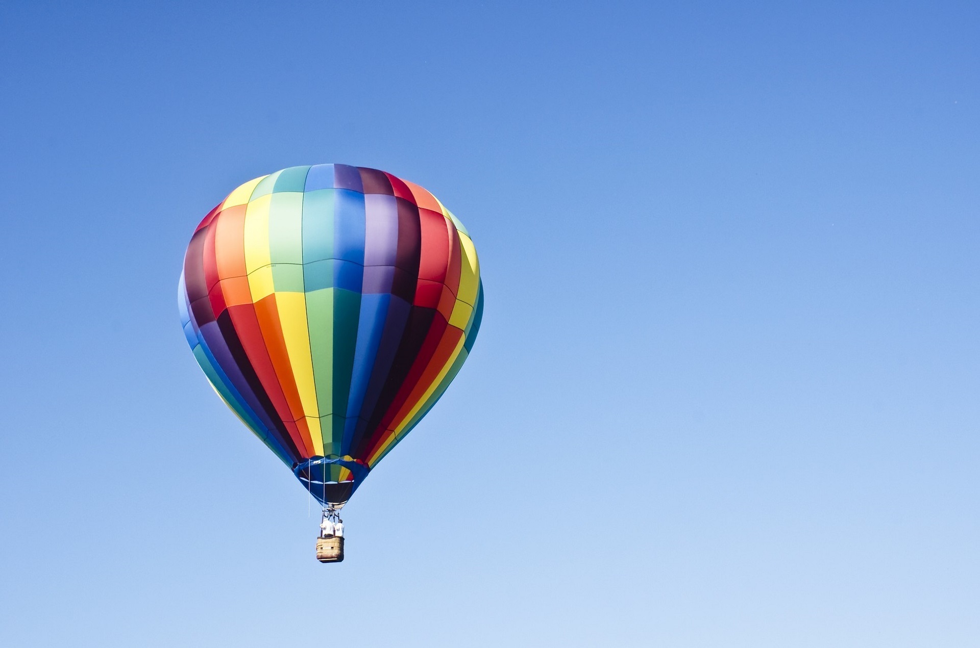 Hovering in the sky air balloon free image download