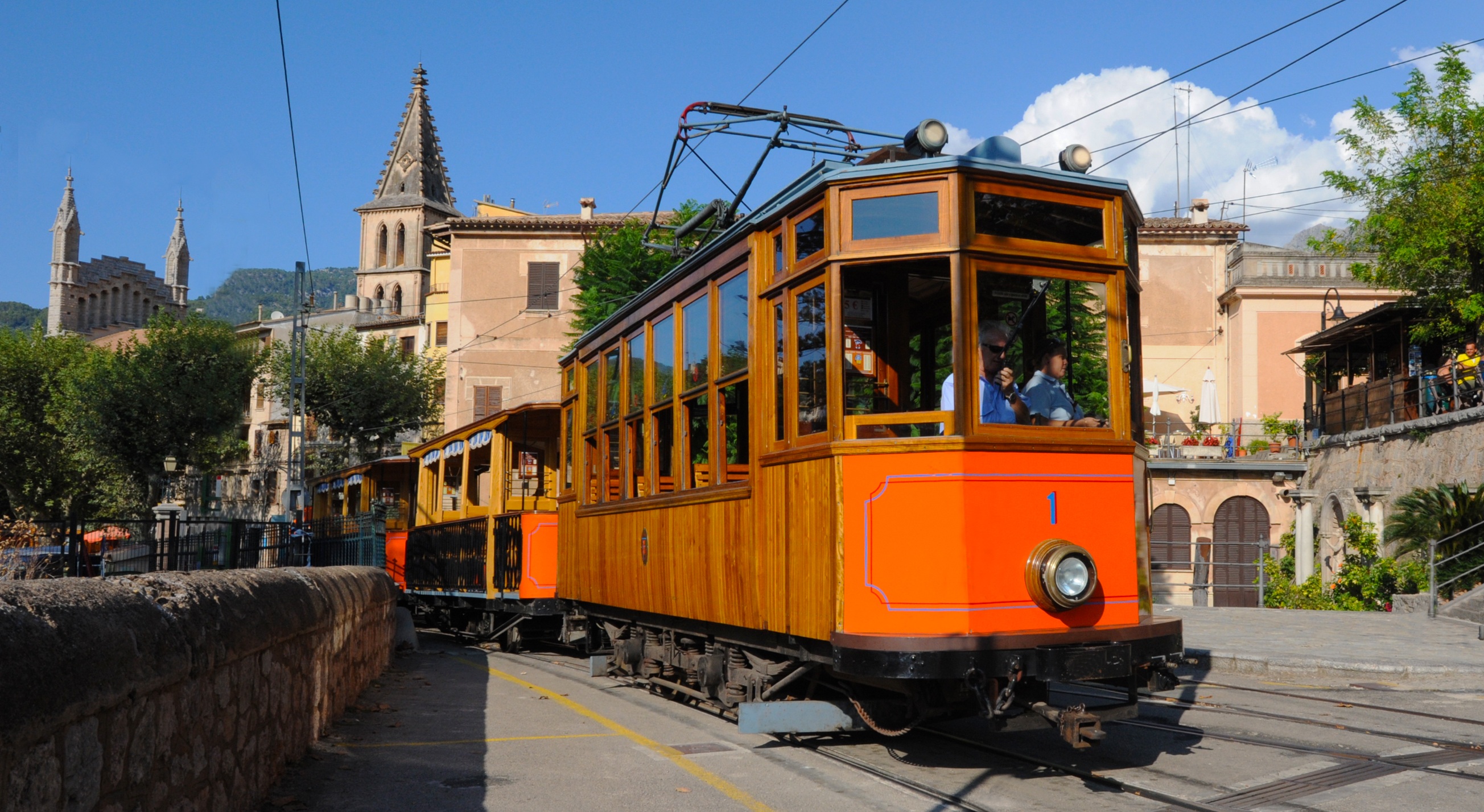 Orange tram in Mallorca free image download
