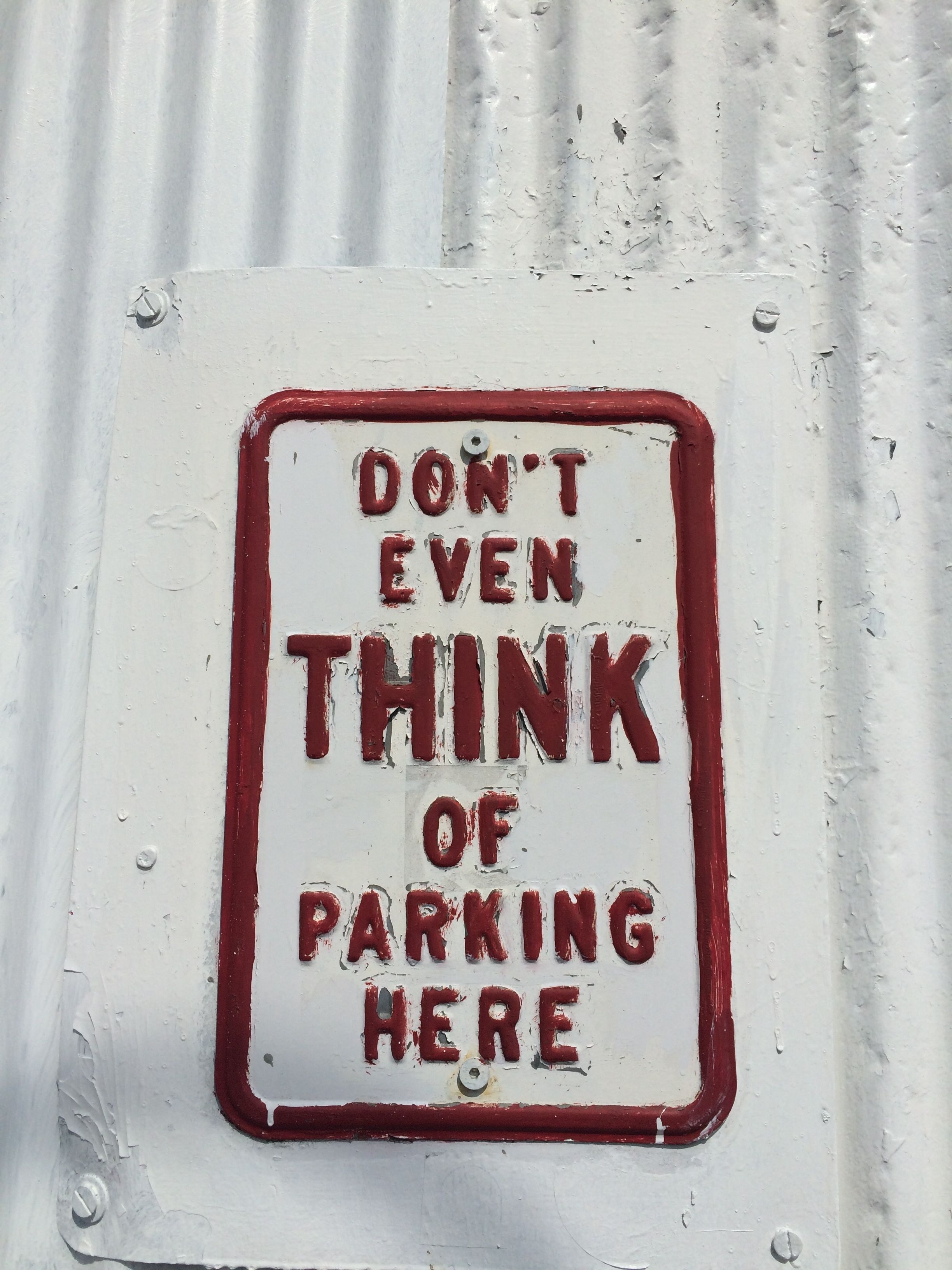 Parking sign on the wall free image download