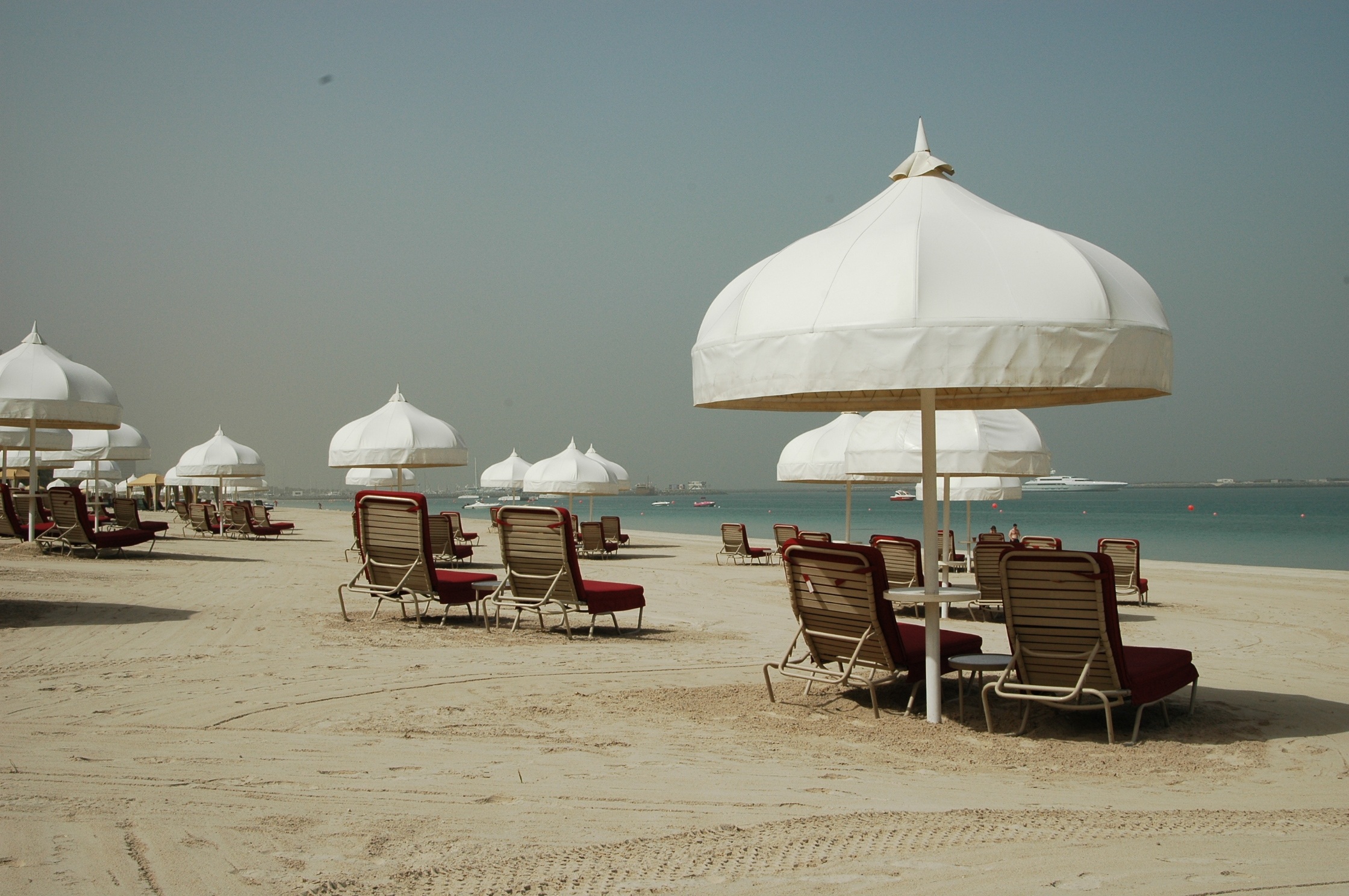 Dubai Parasol Beach free image download