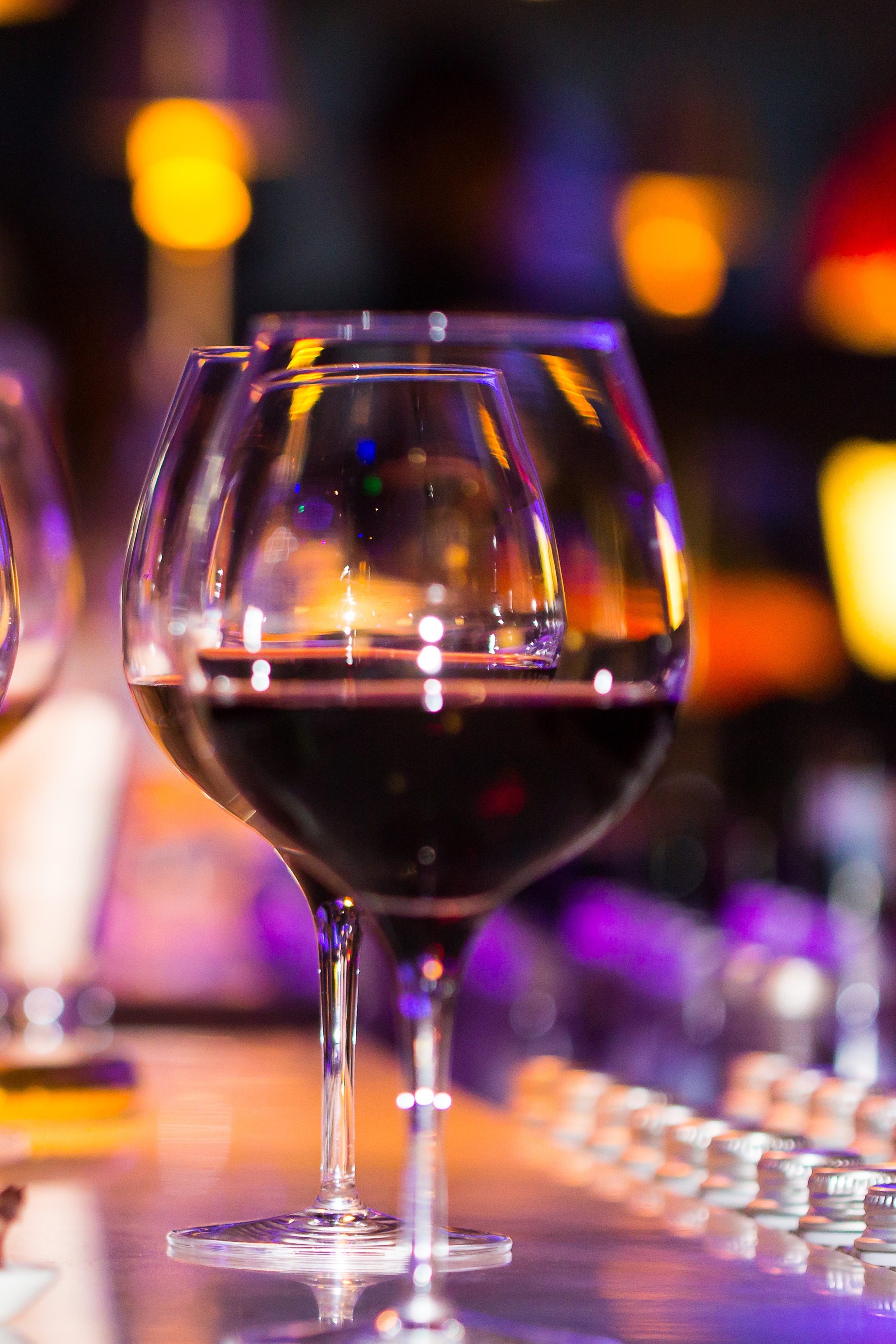 Two glasses of red wine close up free image download