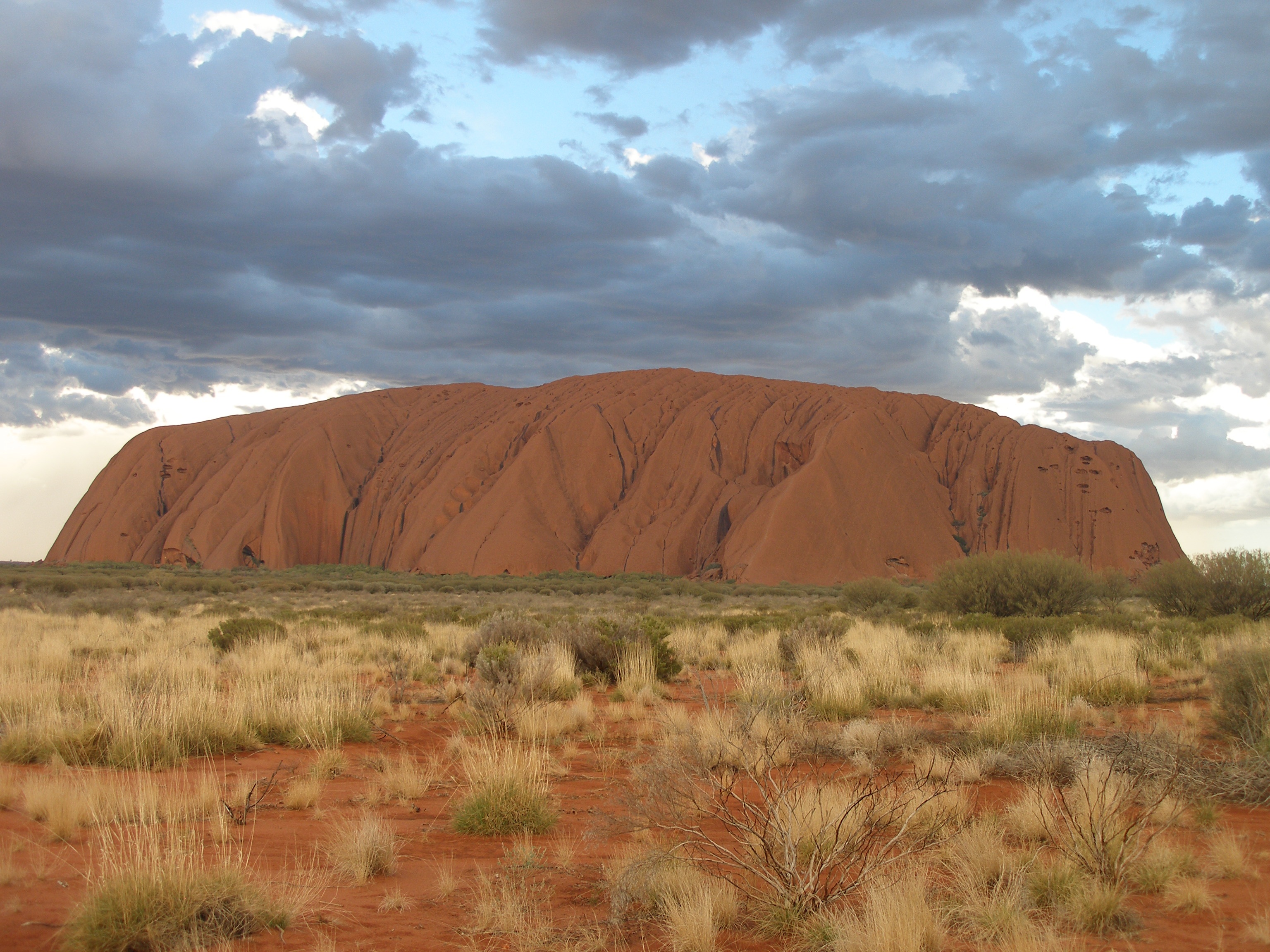 Ayers rock in australian outback free image download