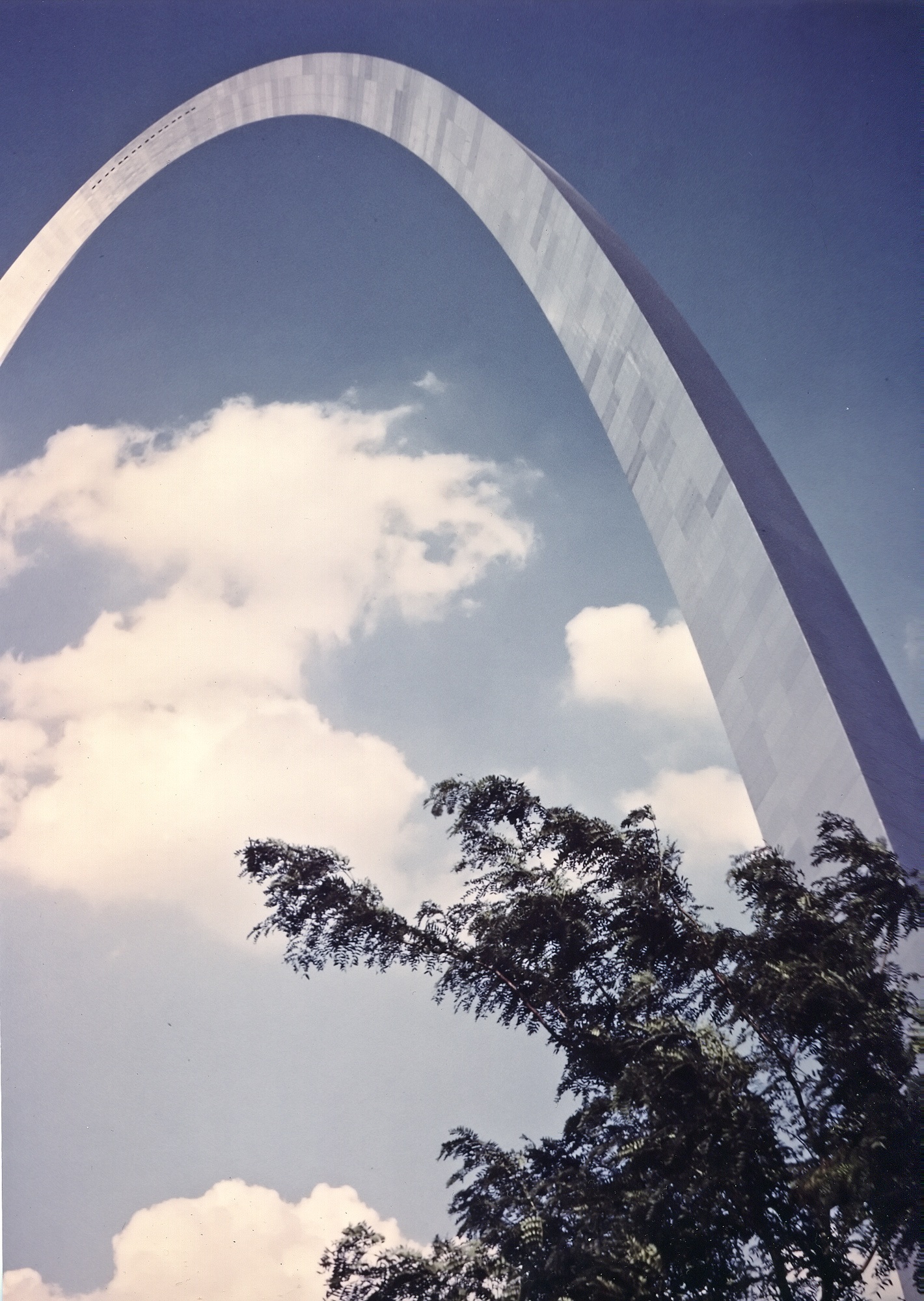 St. Louis Arch or West Gate free image download