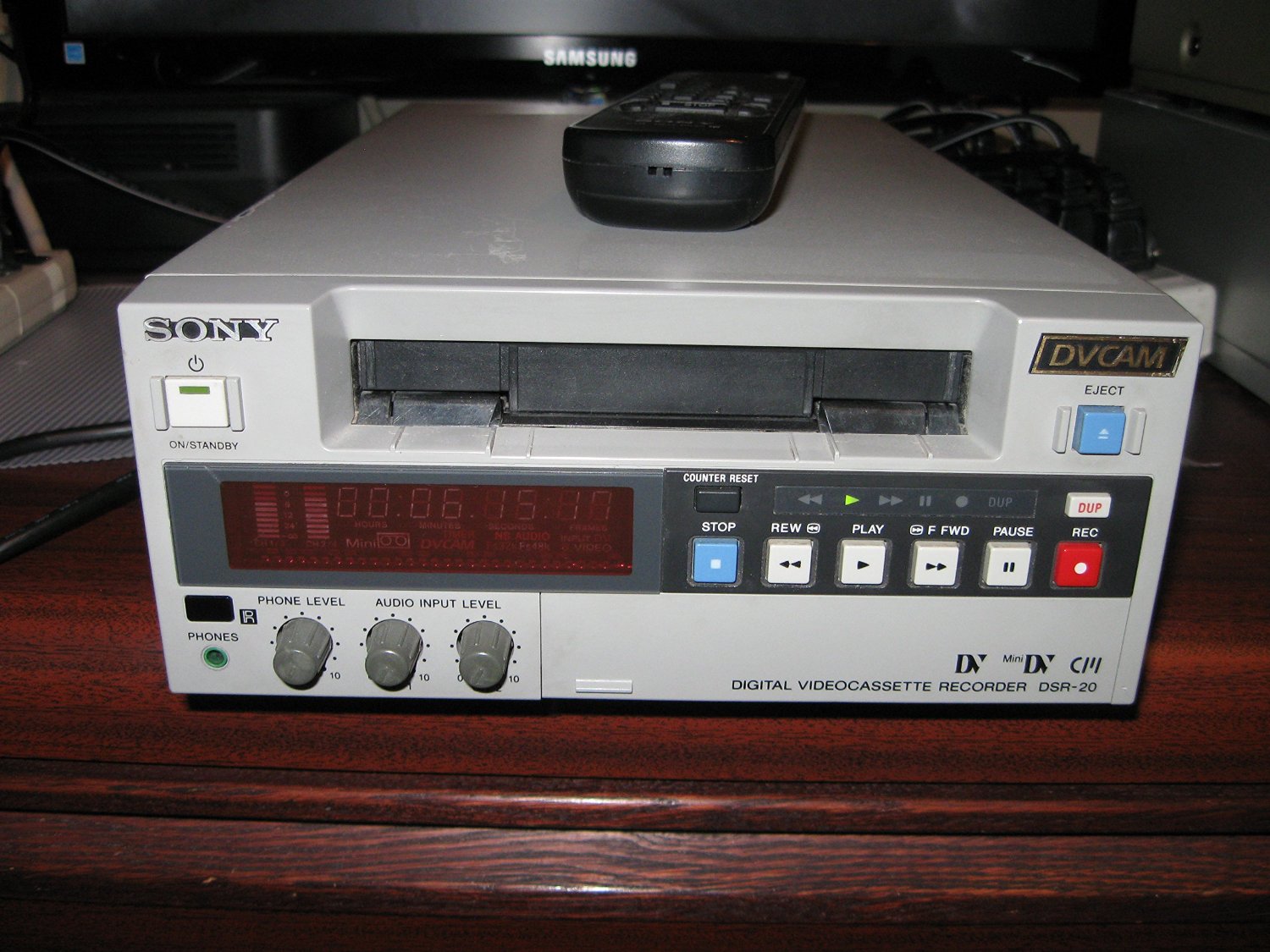 Sony DSR-20 DVCAM / DV / MiniDV VTR Player/Recorder free image download