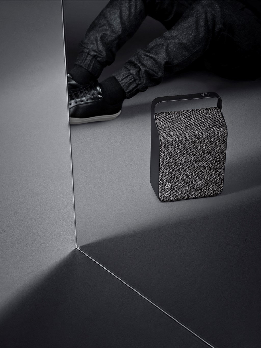 Vifa Oslo Compact Rechargeable Hi-Resolution Bluetooth Portable Speaker ...