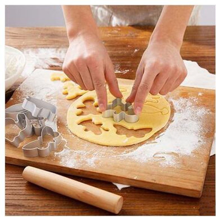 IBEET Holiday Cookie Cutter - Set of 12,Metal Cookie Cutter Set Animals ...