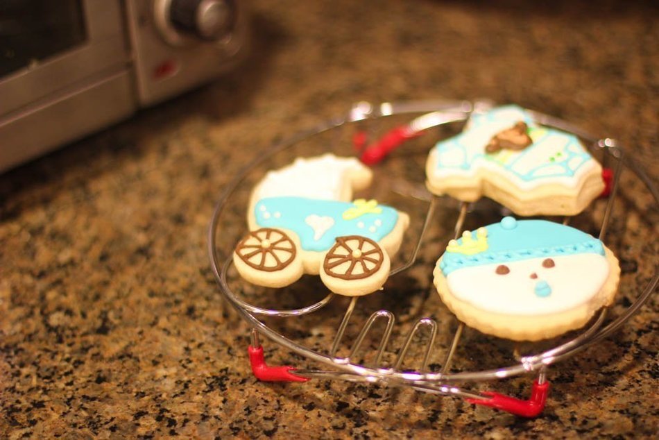 Modern Outlook Round Pot Holder, Metal Cooling Rack, Unique Utensil ...