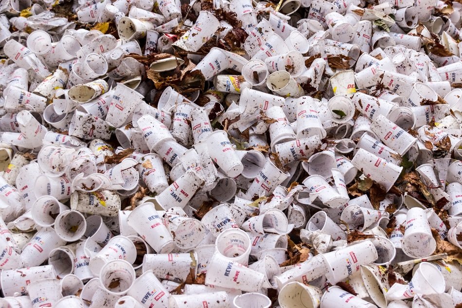 Plastic cups garbage disposable free image download