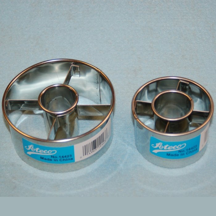 Ateco 2-1/2" and 3-1/2" Donut Cutter Set free image download