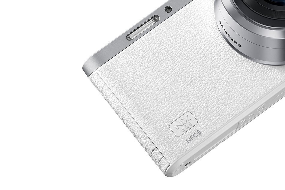 Samsung NX Mini 20.5MP CMOS Smart WiFi & NFC Mirrorless Digital Camera ...