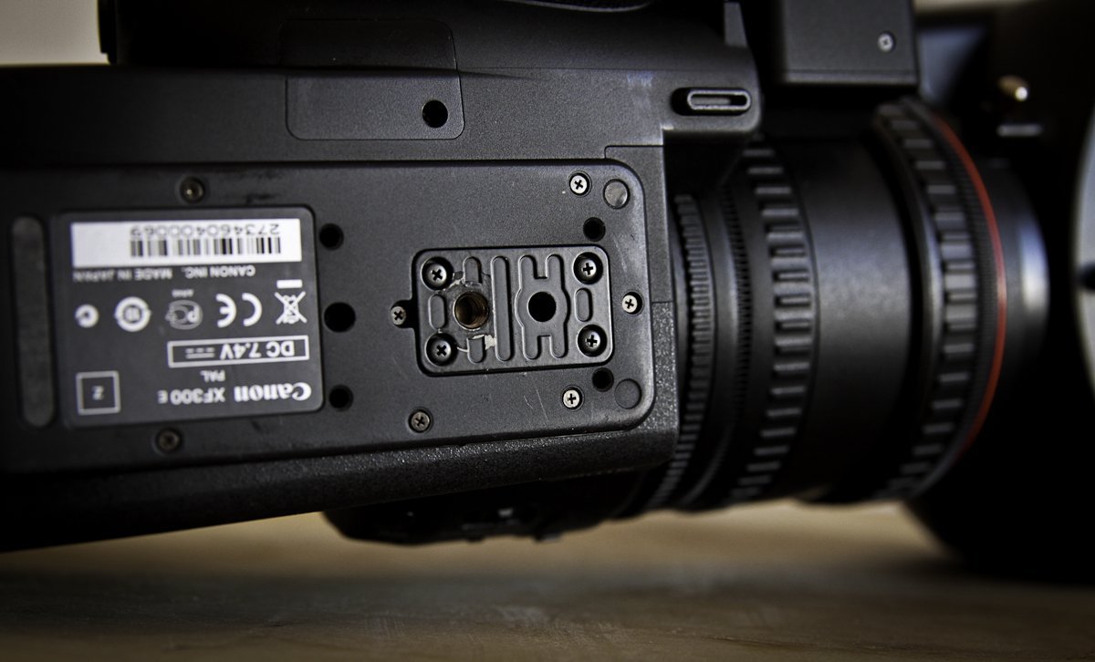 Canon XF300E (XF300 PAL)Professional PAL Camcorder free image download