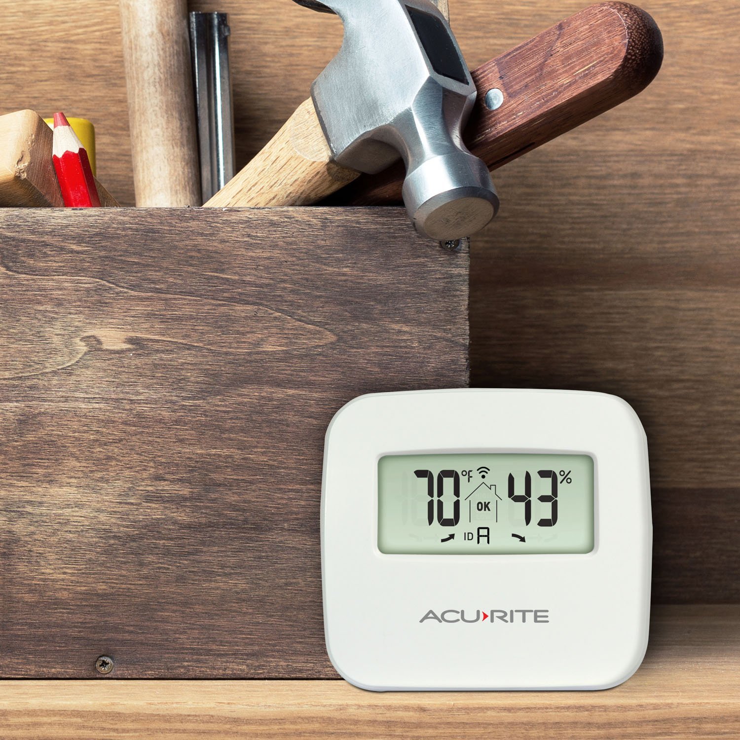 AcuRite Indoor Temperature & Humidity Station With 3 Sensors N8 free ...