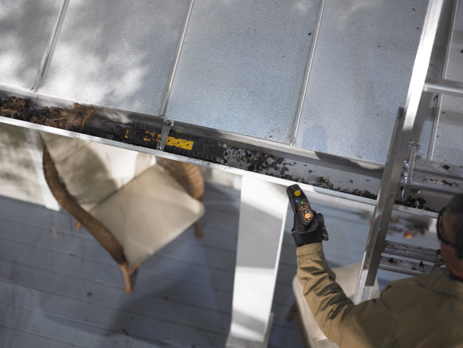 IRobot Looj 330 Gutter Cleaning Robot N2 free image download