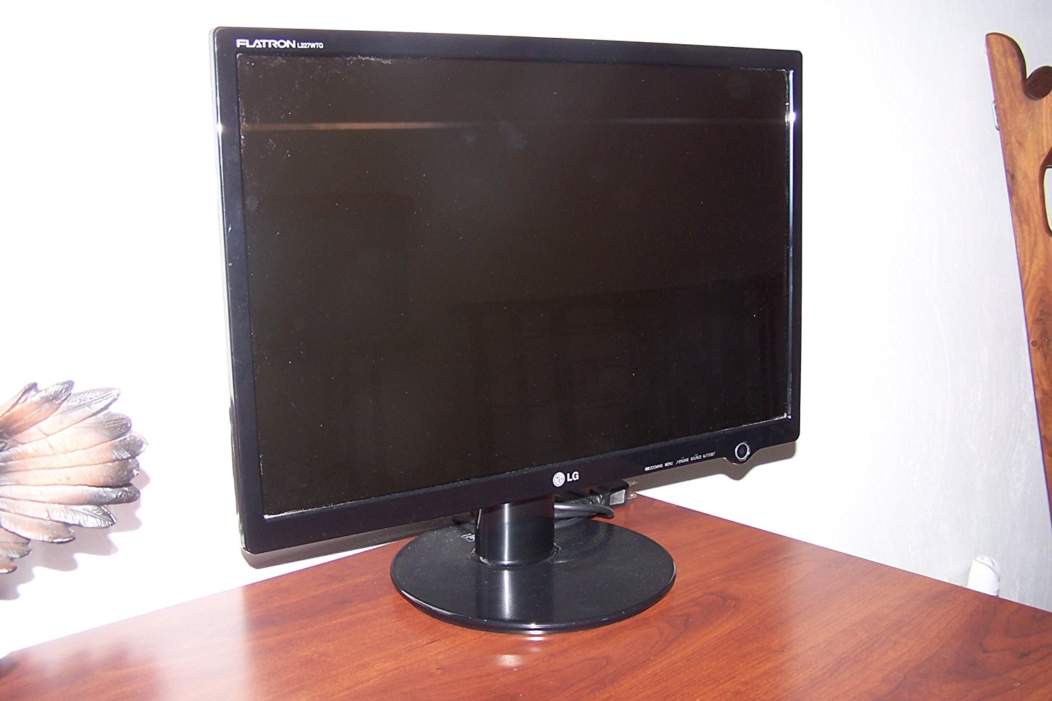 LG L227WTG 22-Inch Widescreen LCD Monitor free image download