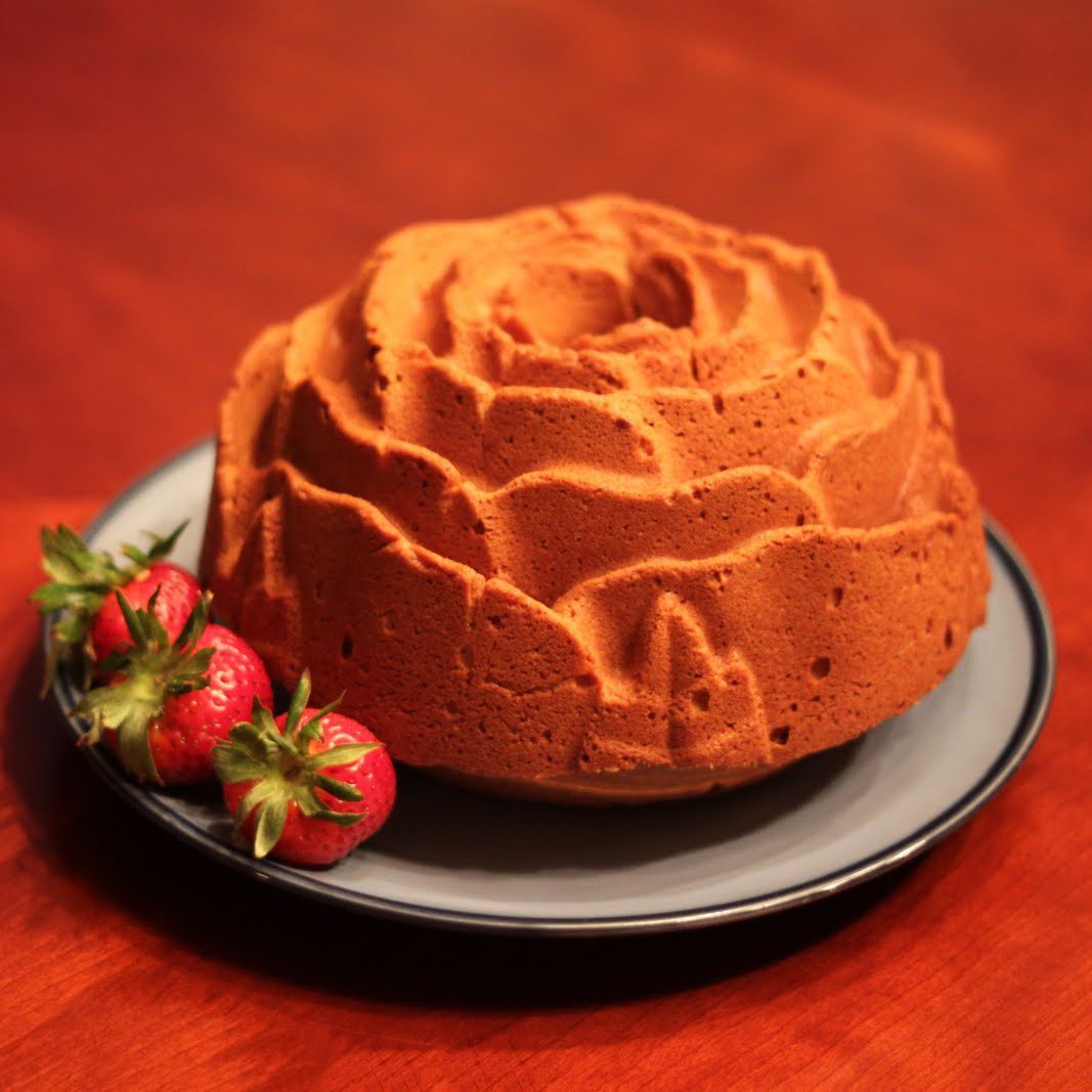 Marathon Housewares Premium Two-Tone Silicone Rose Cake Bundt Pan, Blue ...