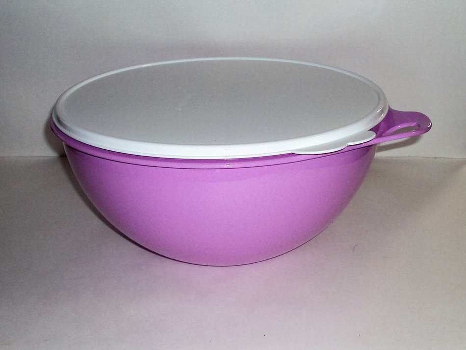 Tupperware Thatsa Bowl 32 Cups Lavender Purple Rare free image download