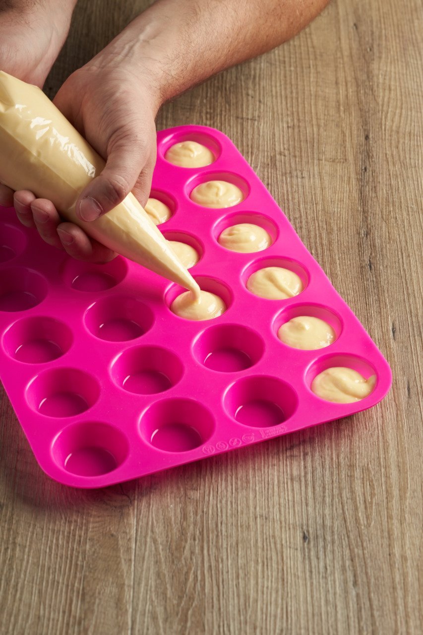 24 Cup, Non Stick, Premium Silicone Mold. Mini Muffin & Mini Cupcake ...